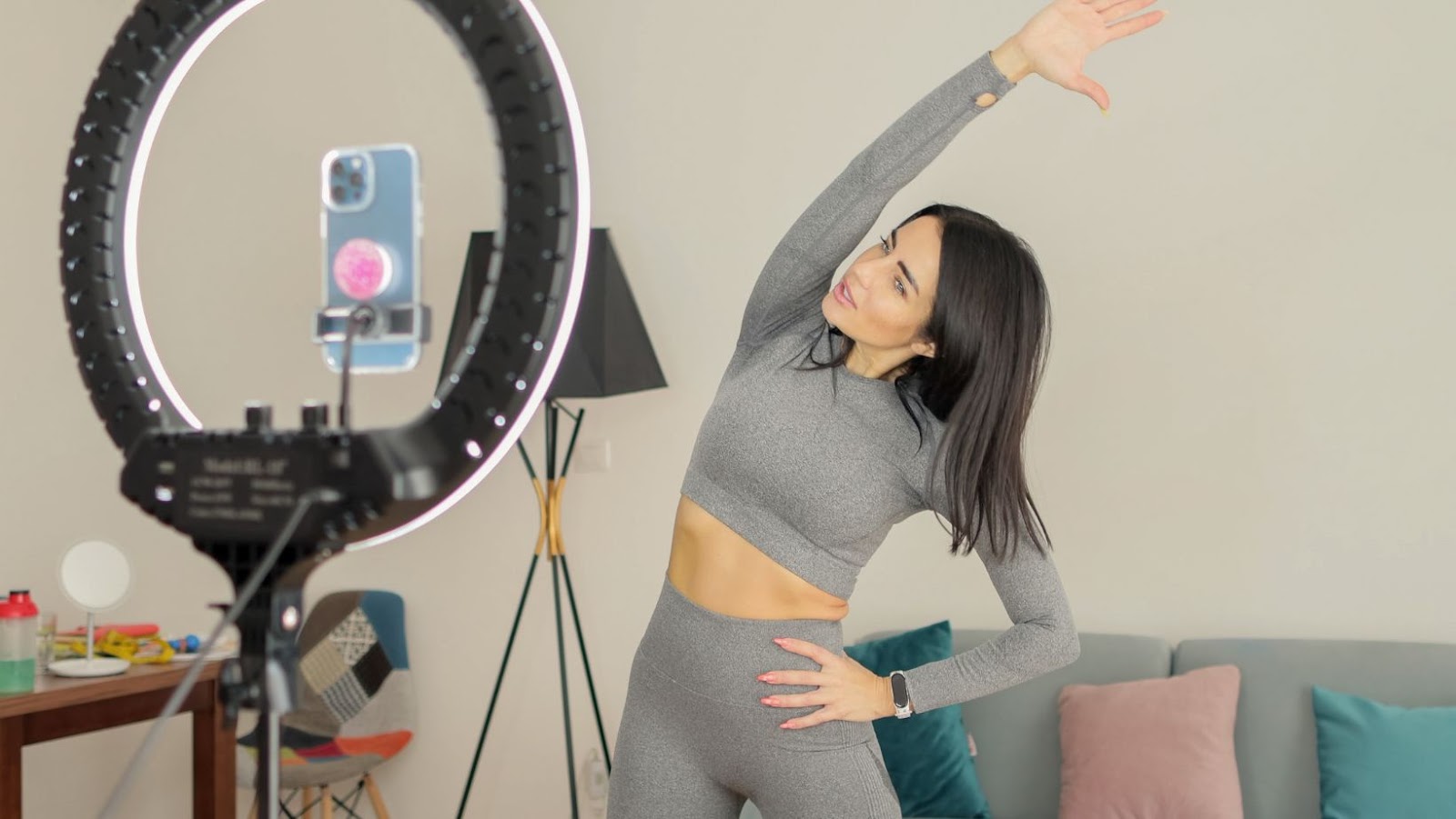 Join thousands of fitness professionals in our daily LIVE classes ...
